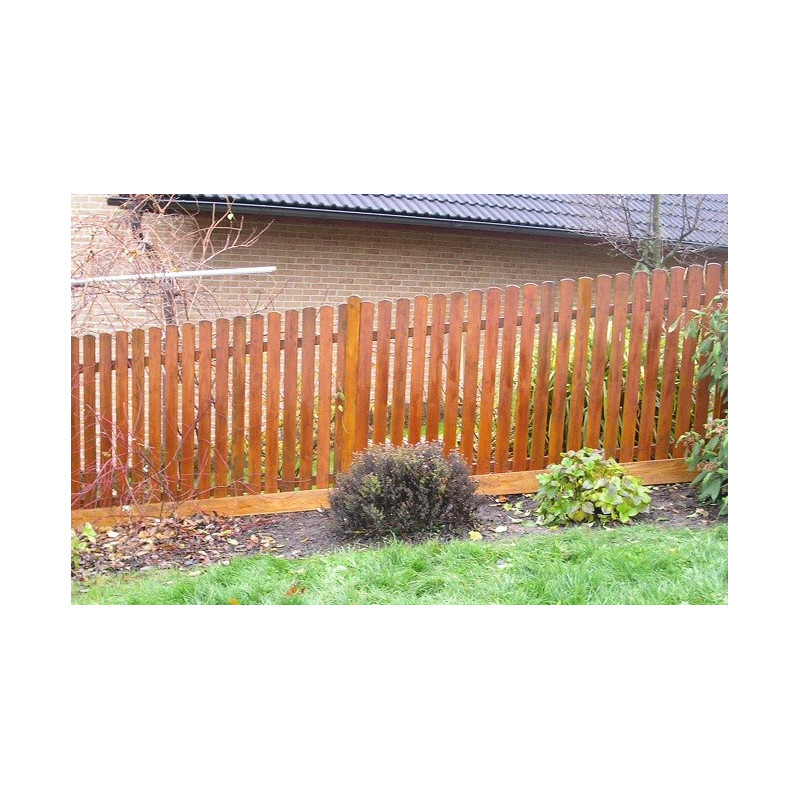 Poradíte mi s renovací povrchové úpravy dřevěného plotu?